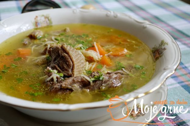 Domaća supa od guske